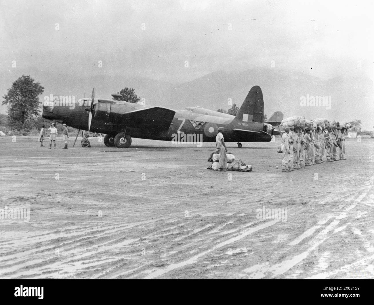 ROYAL AIR FORCE OPERATIONS IN THE FAR EAST, 1941-1945. - Indian troops ...