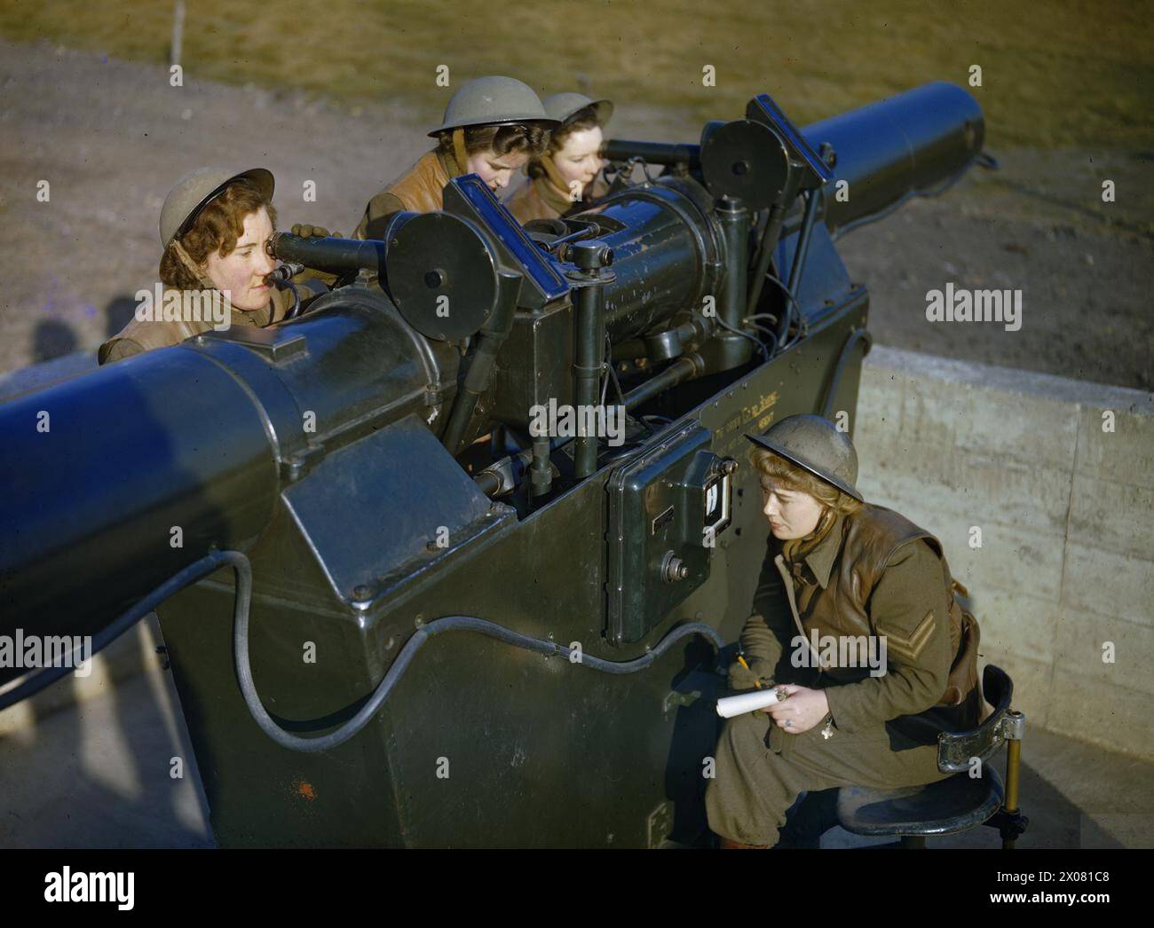 THE AUXILIARY TERRITORIAL SERVICE AT AN ANTI-AIRCRAFT GUN SITE IN ...