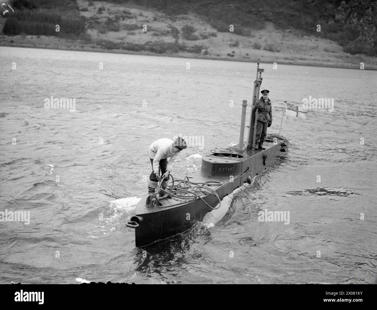 THE ROYAL NAVY DURING THE SECOND WORLD WAR - Standing by the conning ...