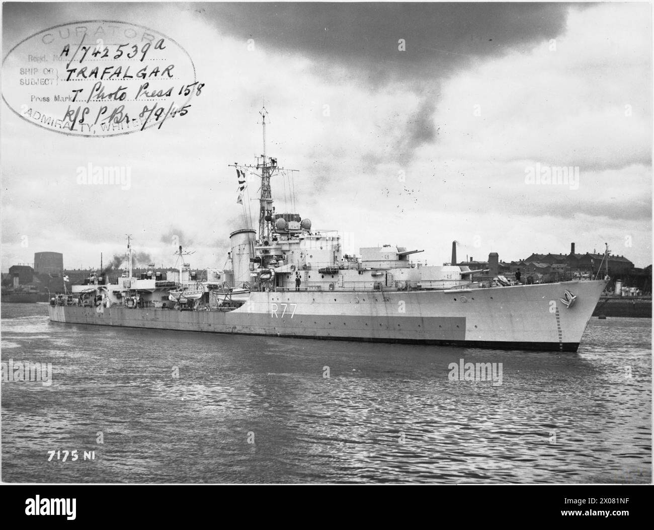 HMS TRAFALGAR - Underway on the Tyne Royal Navy, Submarine Class ...