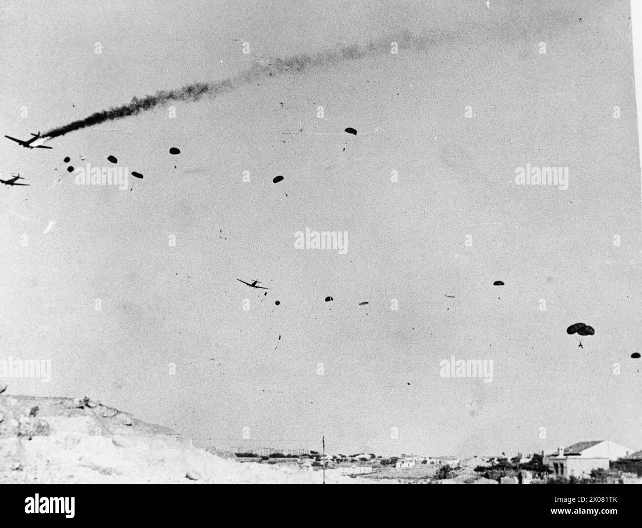 Machine gun hit hi-res stock photography and images - Alamy