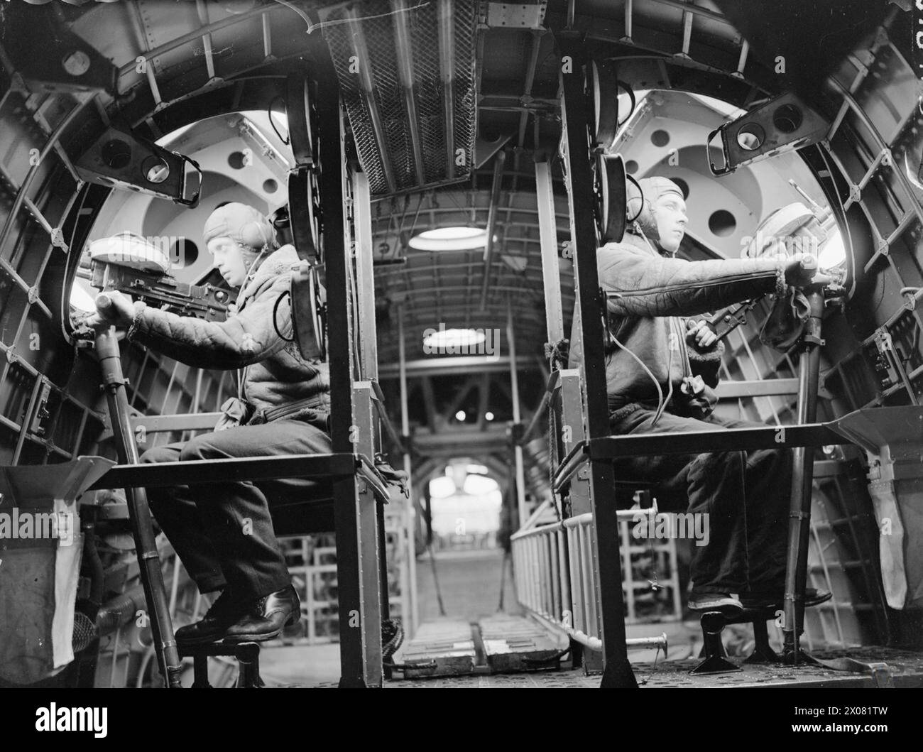 Two 303 vickers machine guns hi-res stock photography and images - Alamy