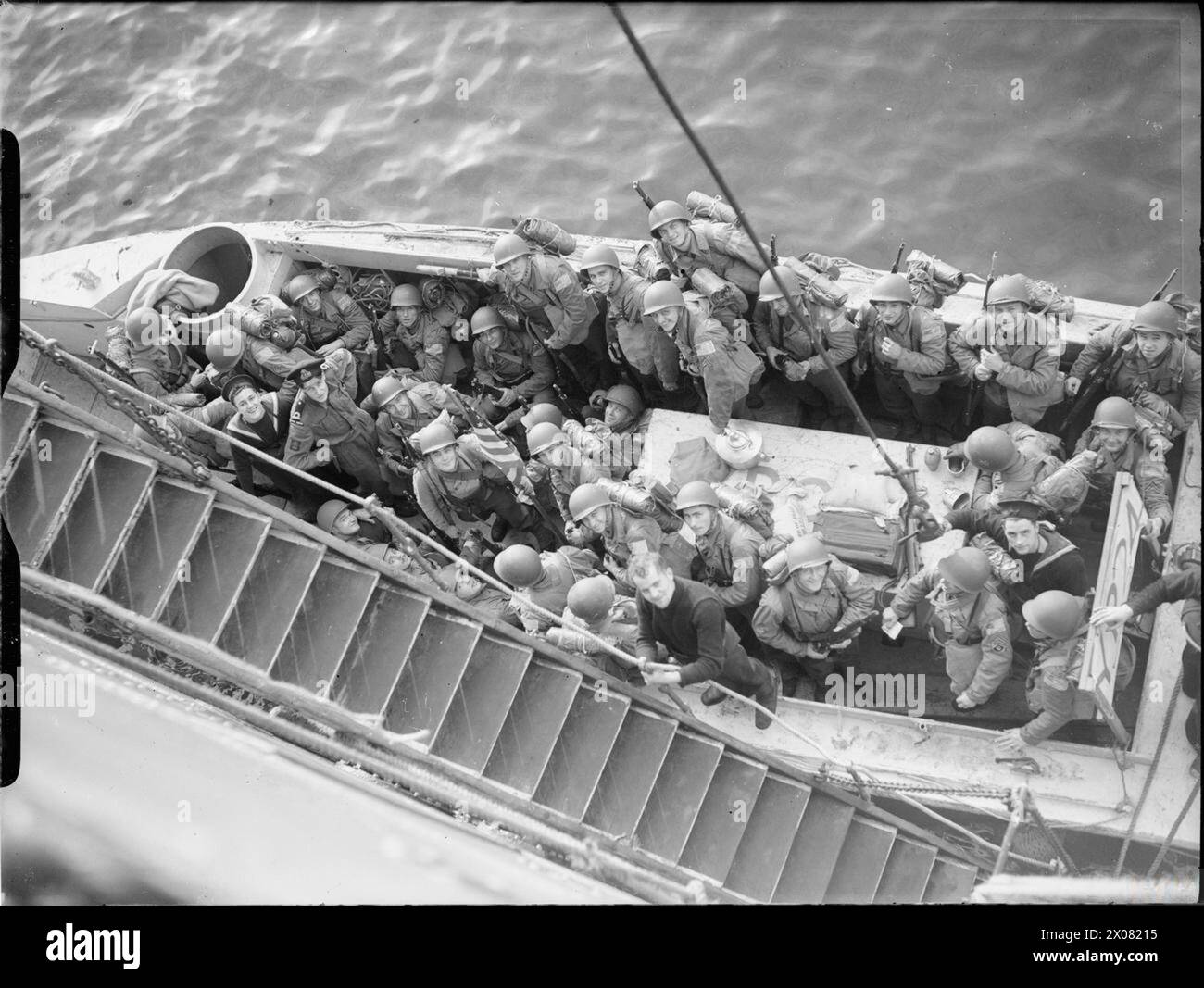 Operation torch landing craft hi-res stock photography and images - Alamy