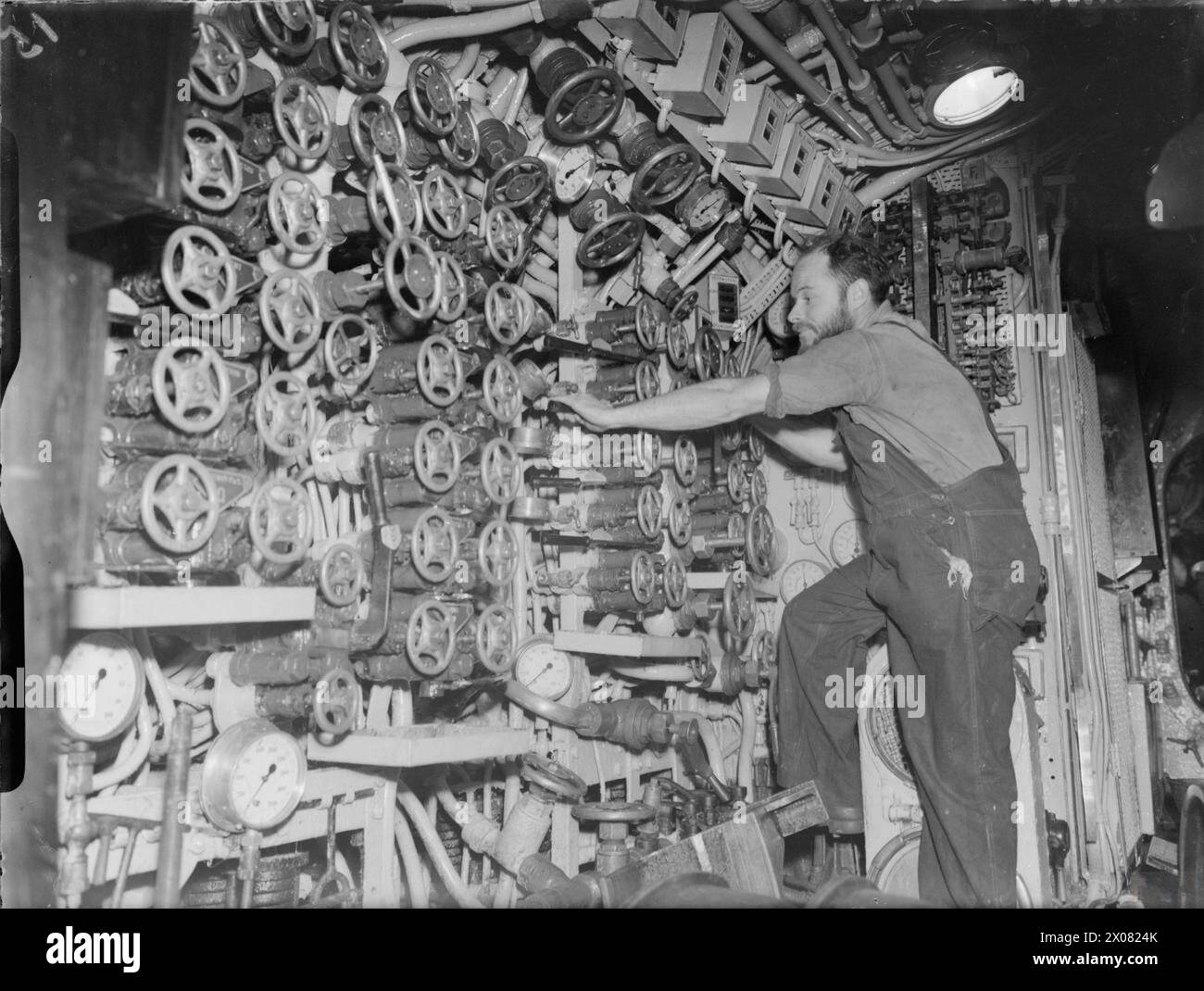 Hms osiris hi-res stock photography and images - Alamy