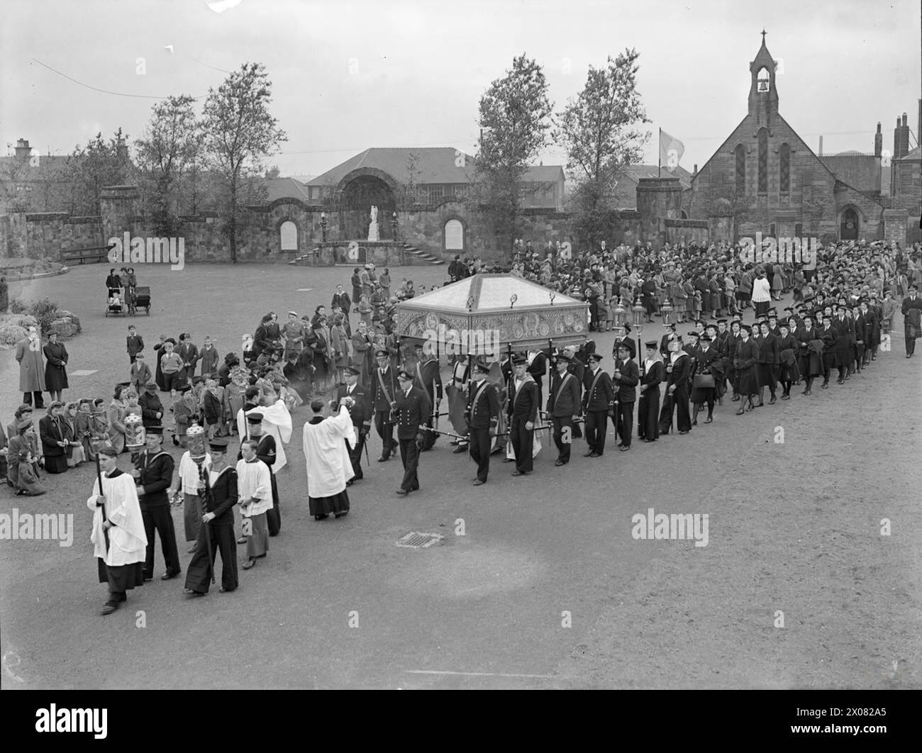 Blessed sacrament lourdes hi-res stock photography and images - Alamy