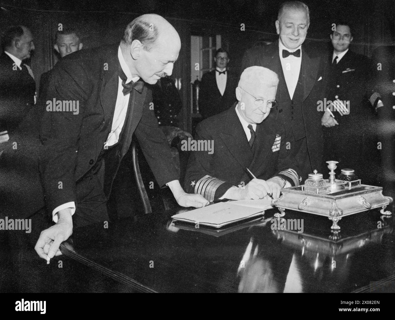 ADMIRALTY'S FAREWELL DINNER FOR ADMIRAL STARK. 13 AUGUST 1945, ROYAL ...