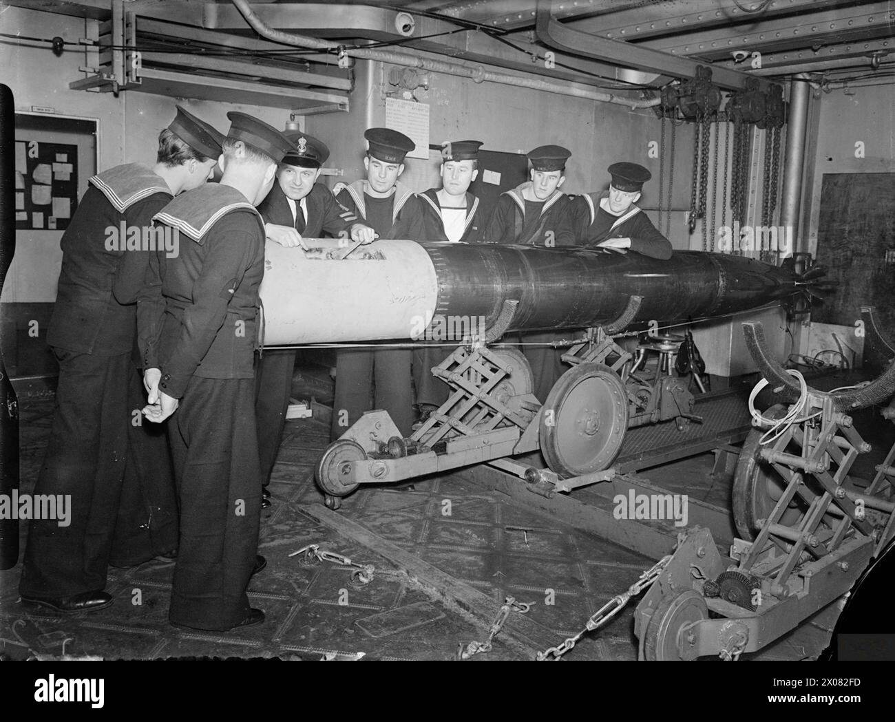 THE ROYAL NAVY DURING THE SECOND WORLD WAR - A lesson in the mechanism ...