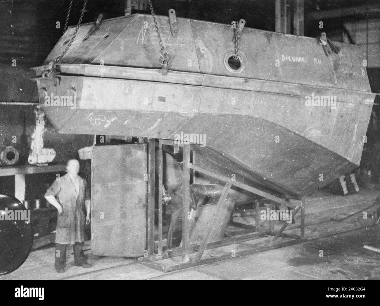 Warship assembly hi-res stock photography and images - Alamy
