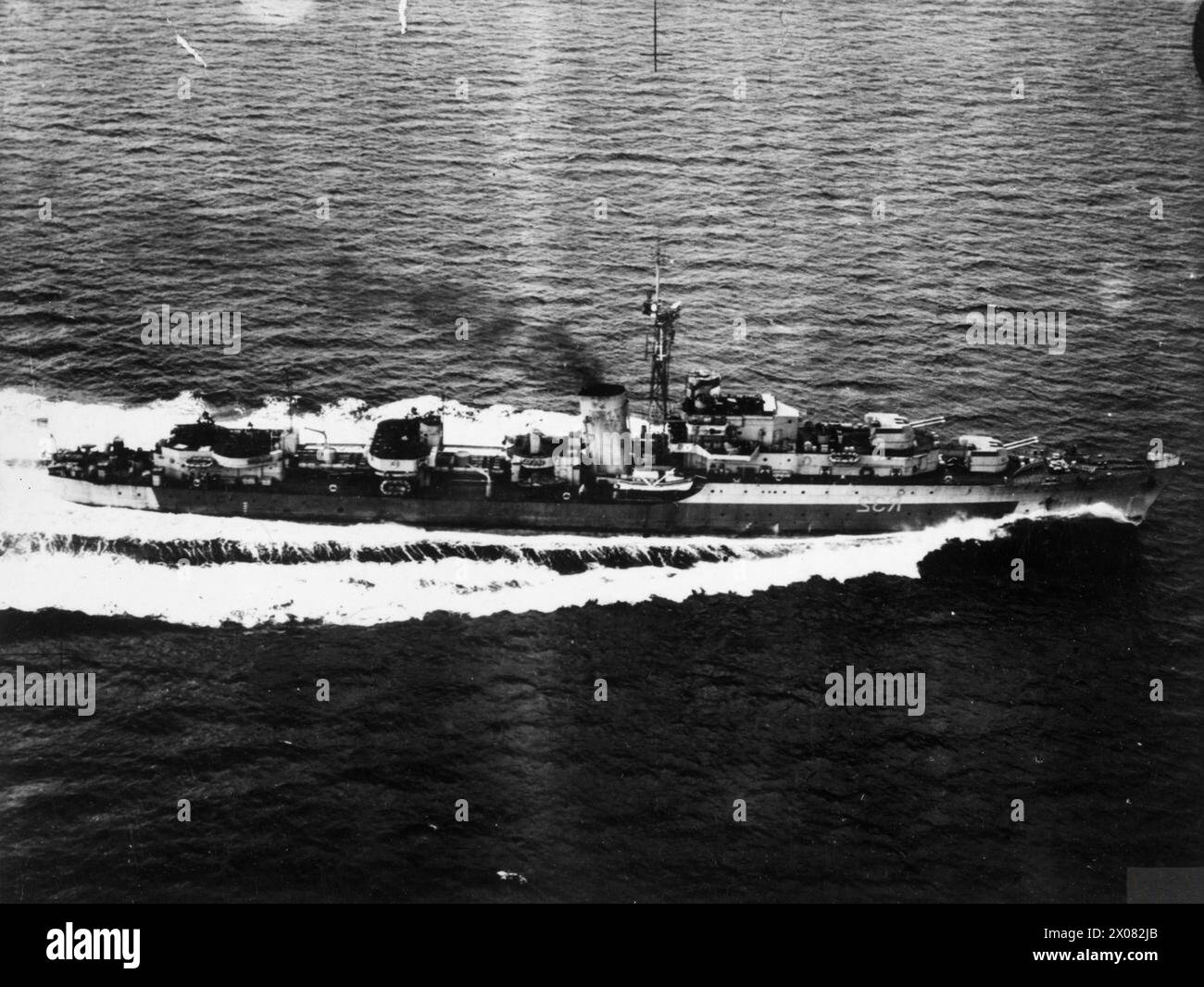 Battle class destroyer hi-res stock photography and images - Alamy