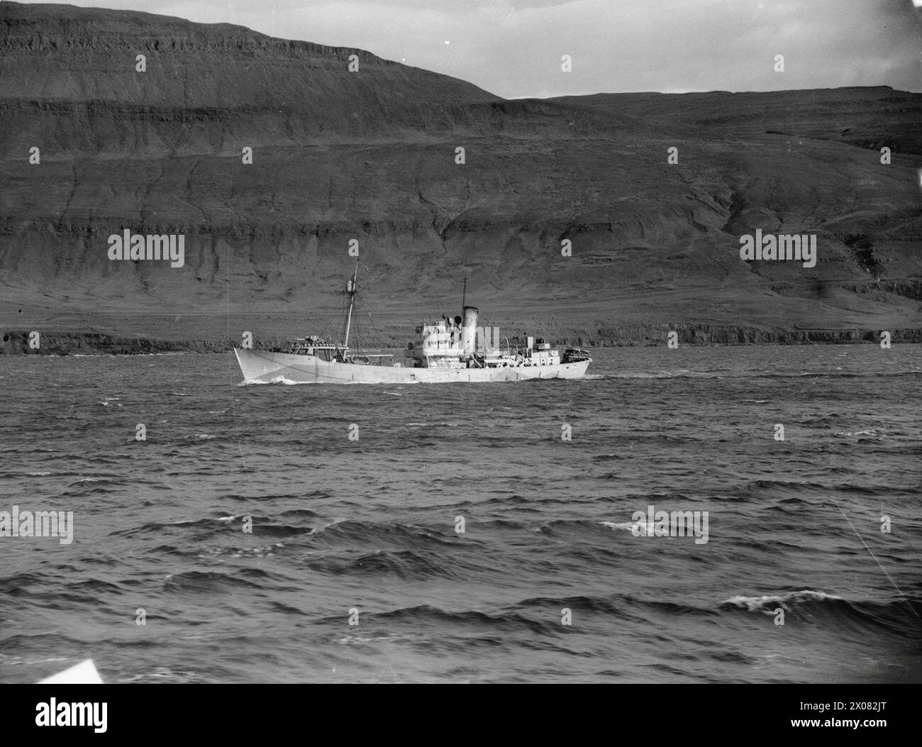 THE ROYAL NAVY DURING THE SECOND WORLD WAR - HM Trawler AYRSHIRE leaves ...