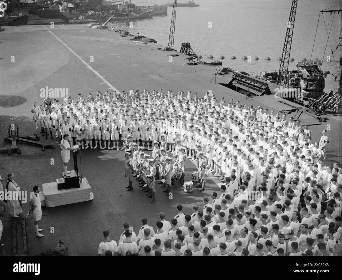 THE ROYAL NAVY DURING THE SECOND WORLD WAR - On the flight deck of HMS ...