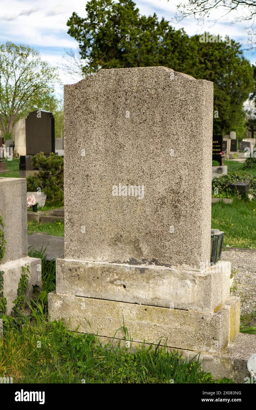 Old gravestone at a cemetery hi-res stock photography and images - Alamy