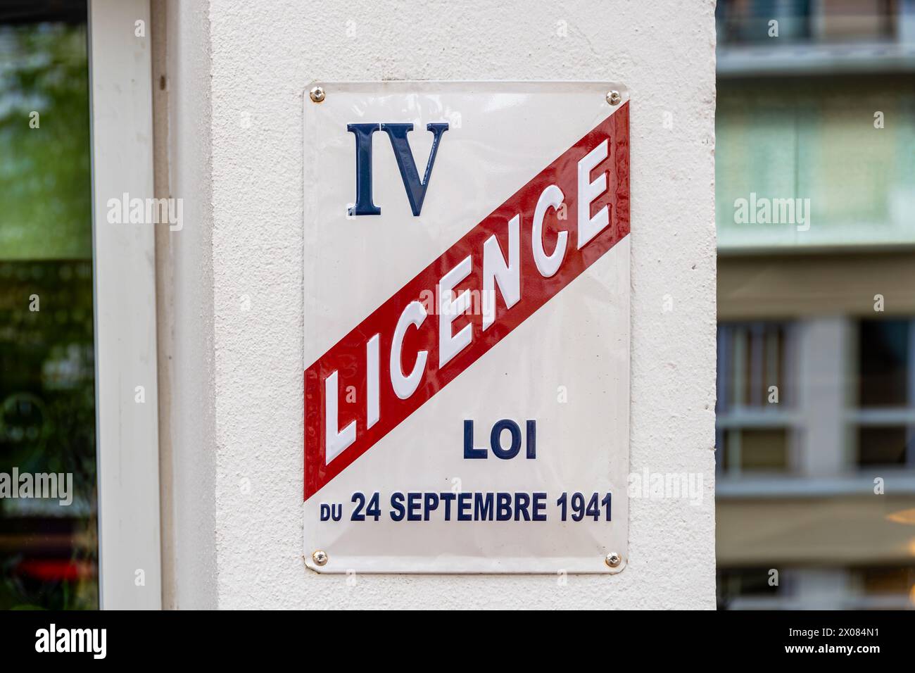 License licence hi-res stock photography and images - Alamy