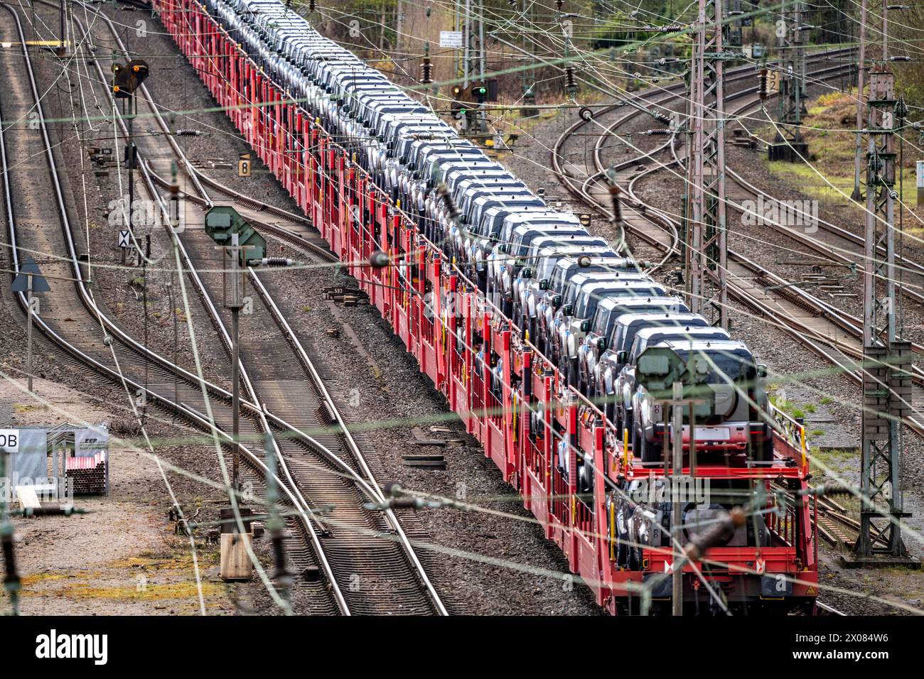 Freight train, car train with Landrover new cars on the freight train ...