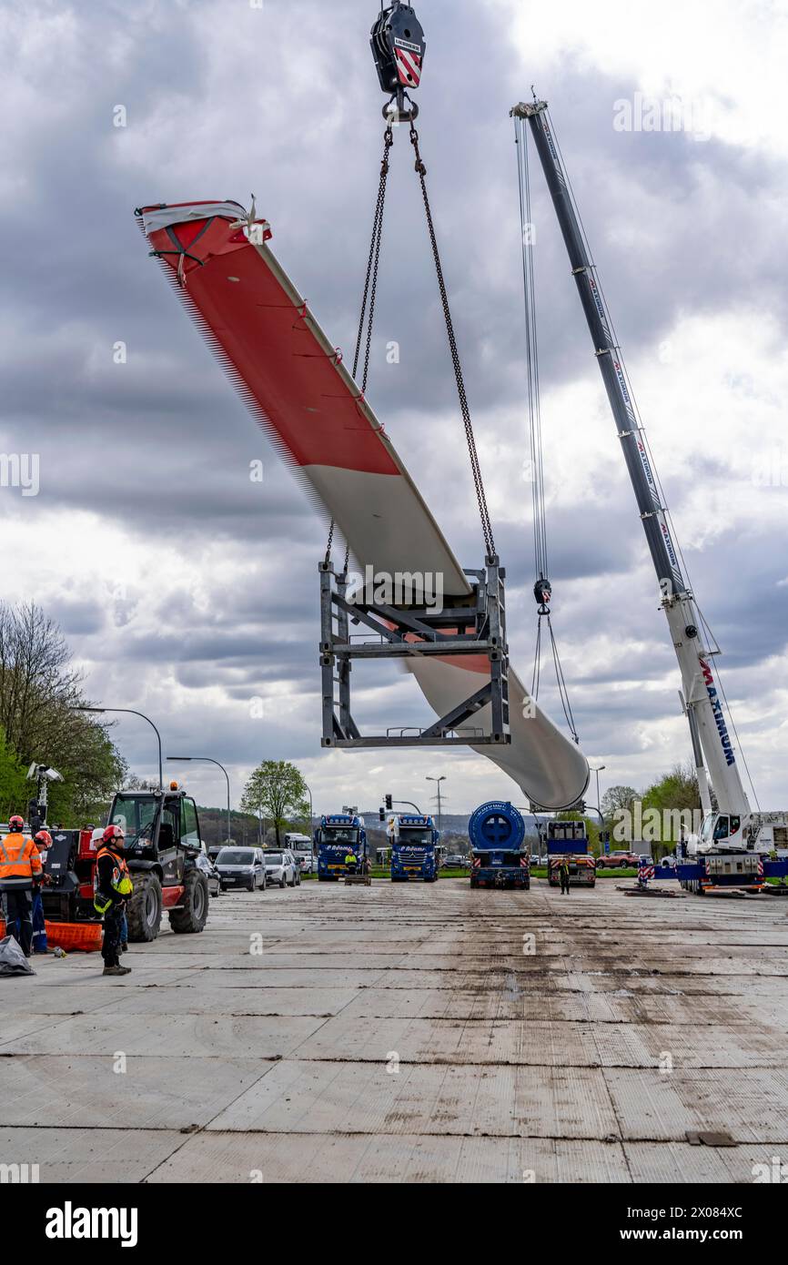 Preparation for the transport of a 68 meter long blade, a wind turbine ...