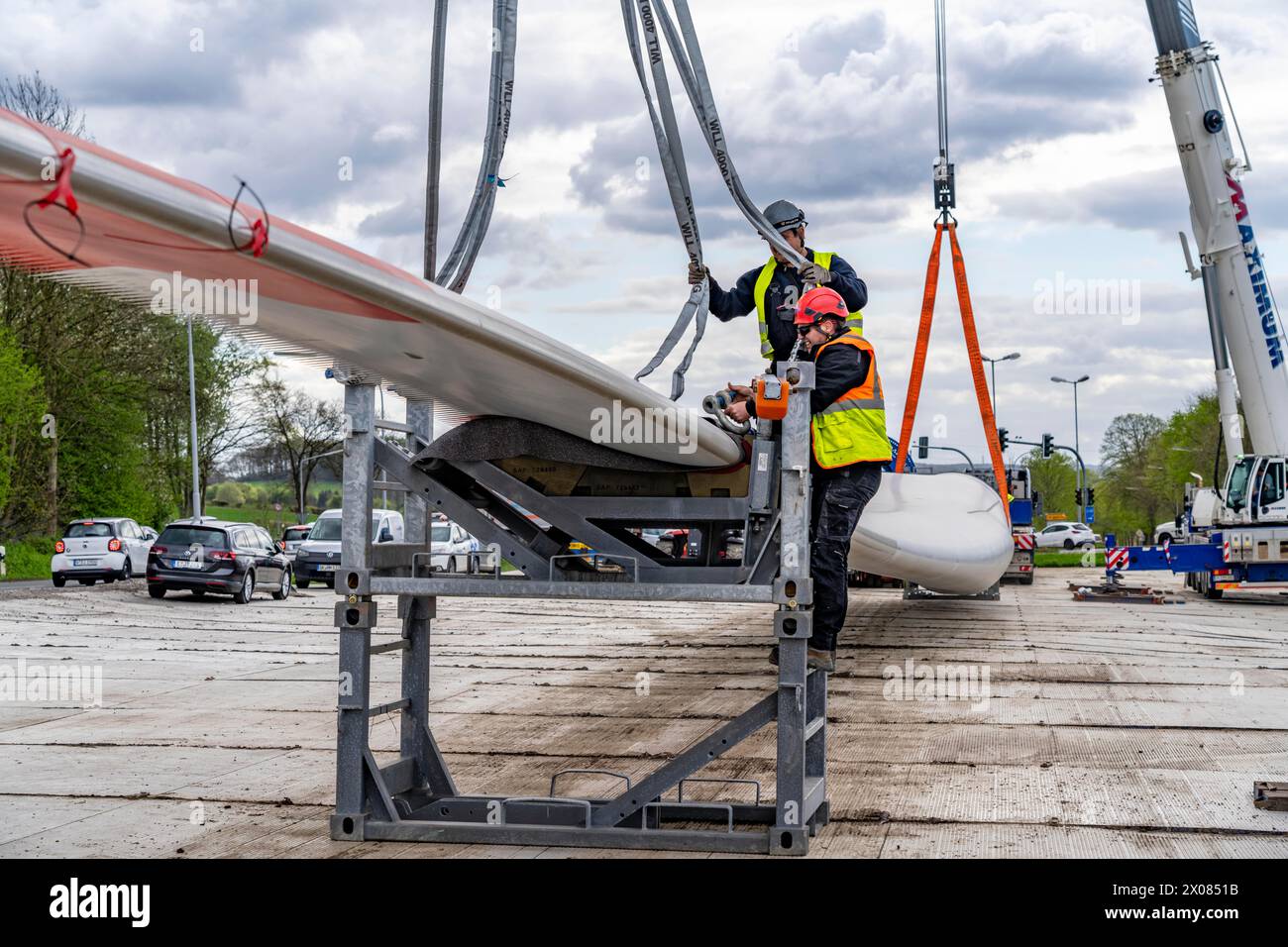 Preparation for the transport of a 68 meter long blade, a wind turbine ...