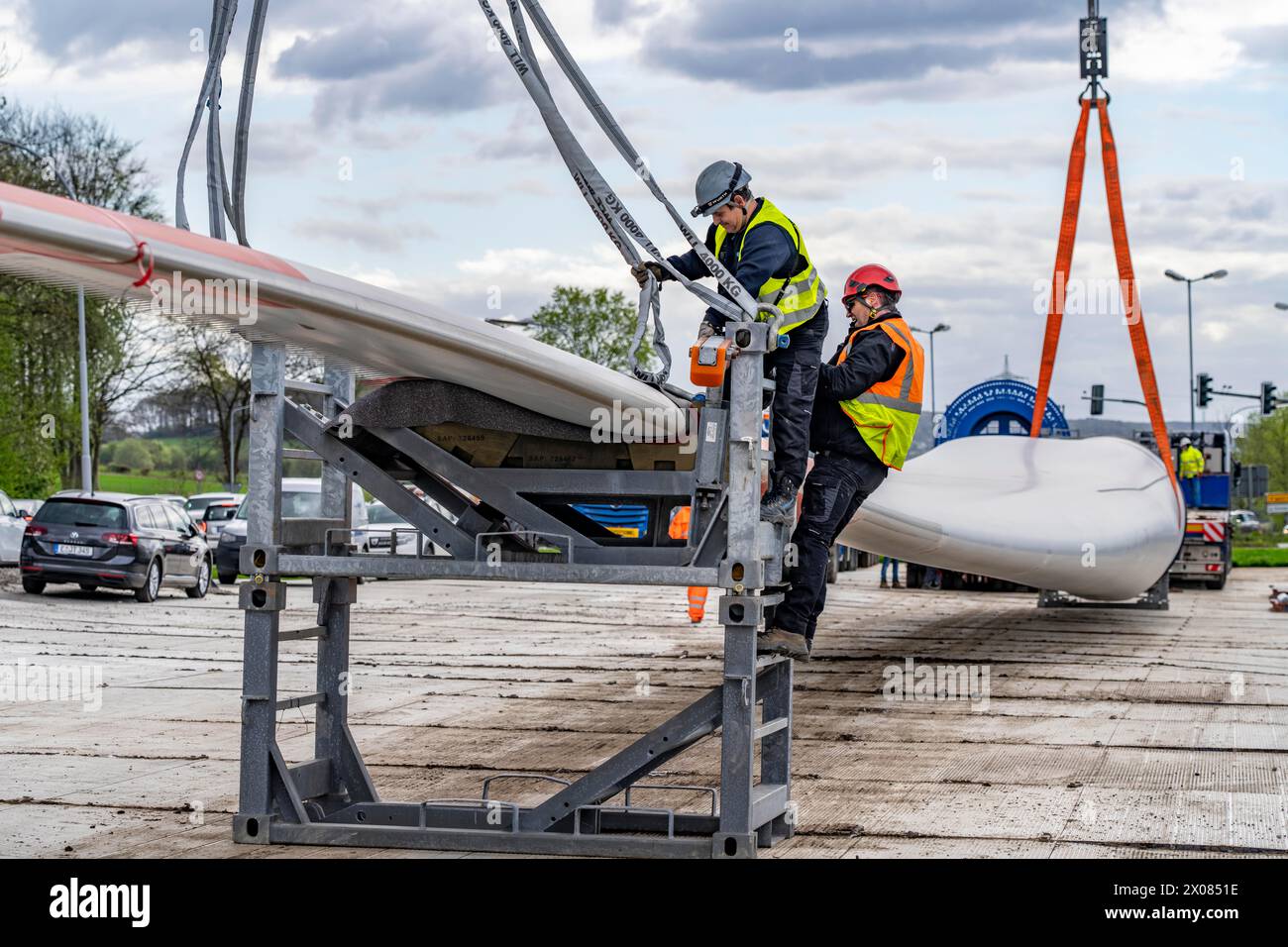 Preparation for the transport of a 68 meter long blade, a wind turbine ...