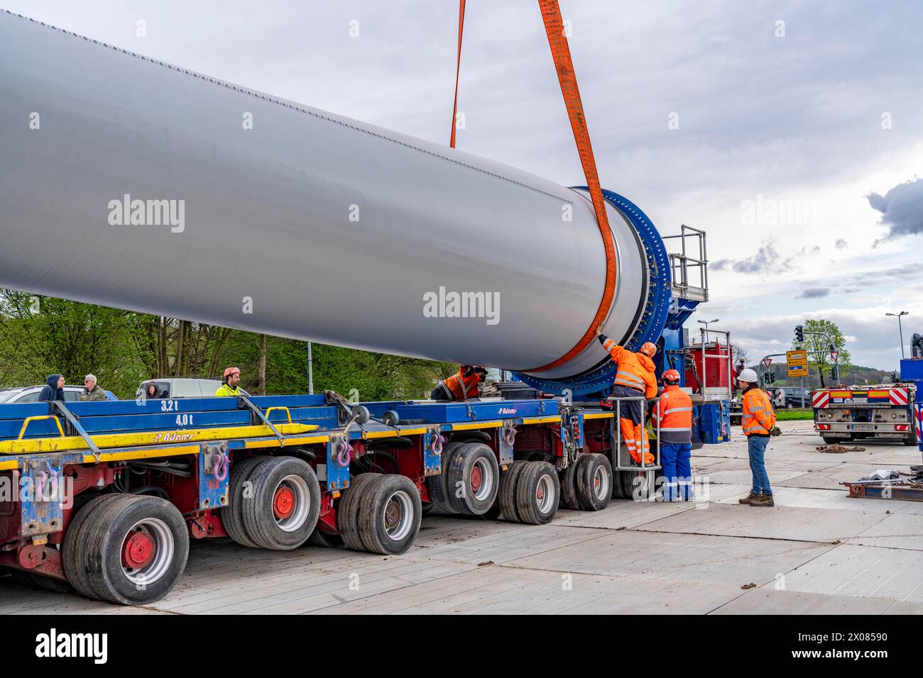 Preparation for the transport of a 68 meter long blade, a wind turbine ...