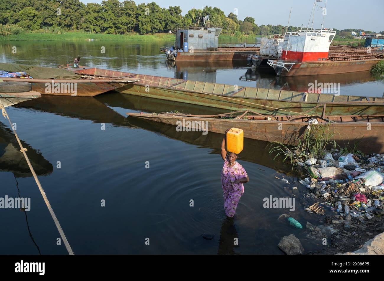SOUTH-SUDAN, capital city Juba, White Nile river, Hai Jalaba river port ...