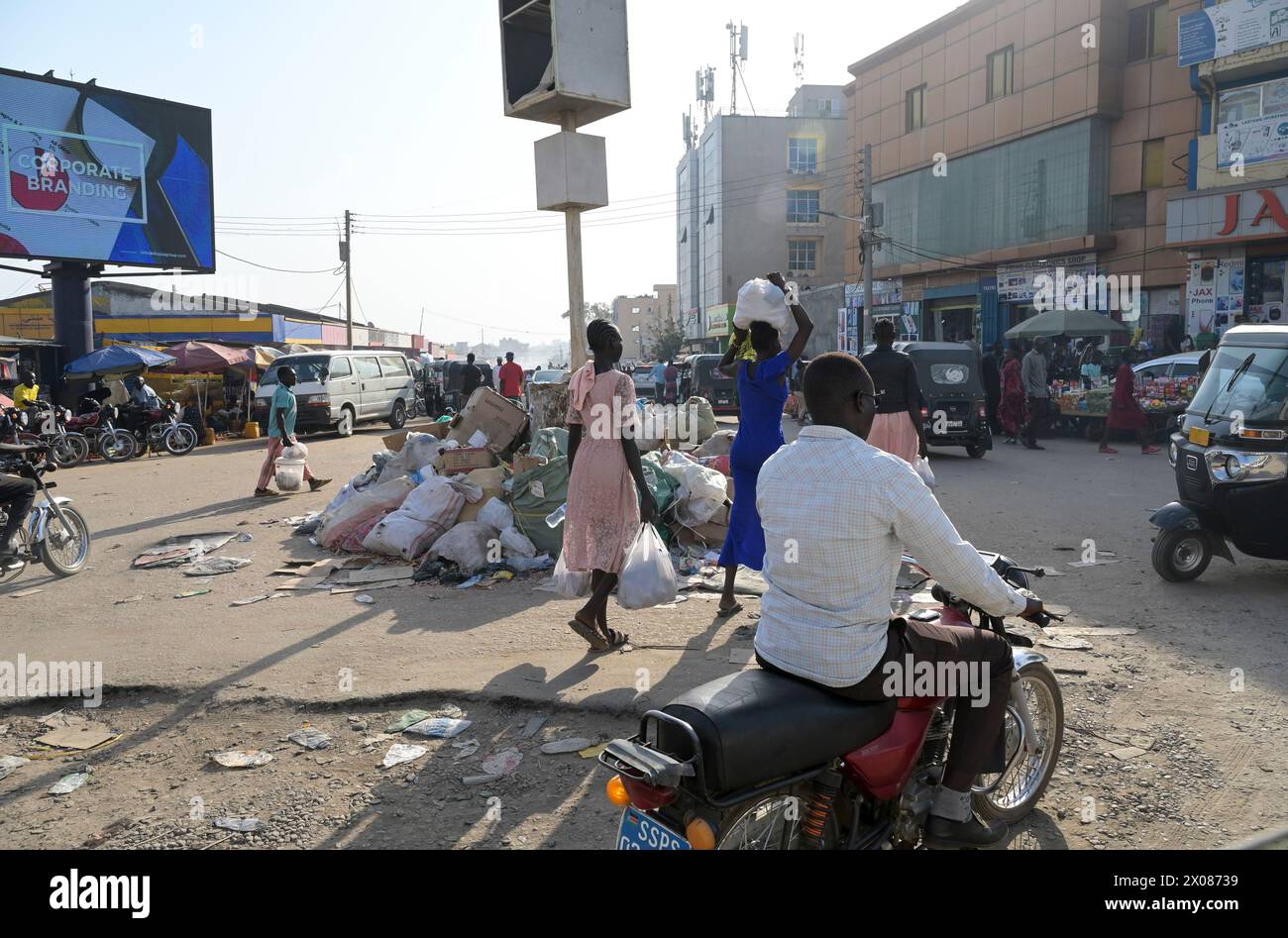 SOUTH-SUDAN, capital city Juba, garbage on the road / SÜDSUDAN ...