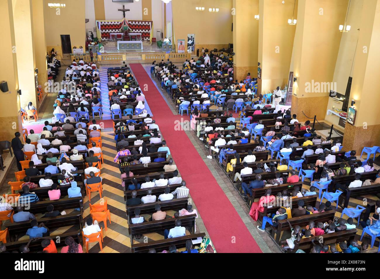 Praying inside catholic church hi-res stock photography and images - Alamy