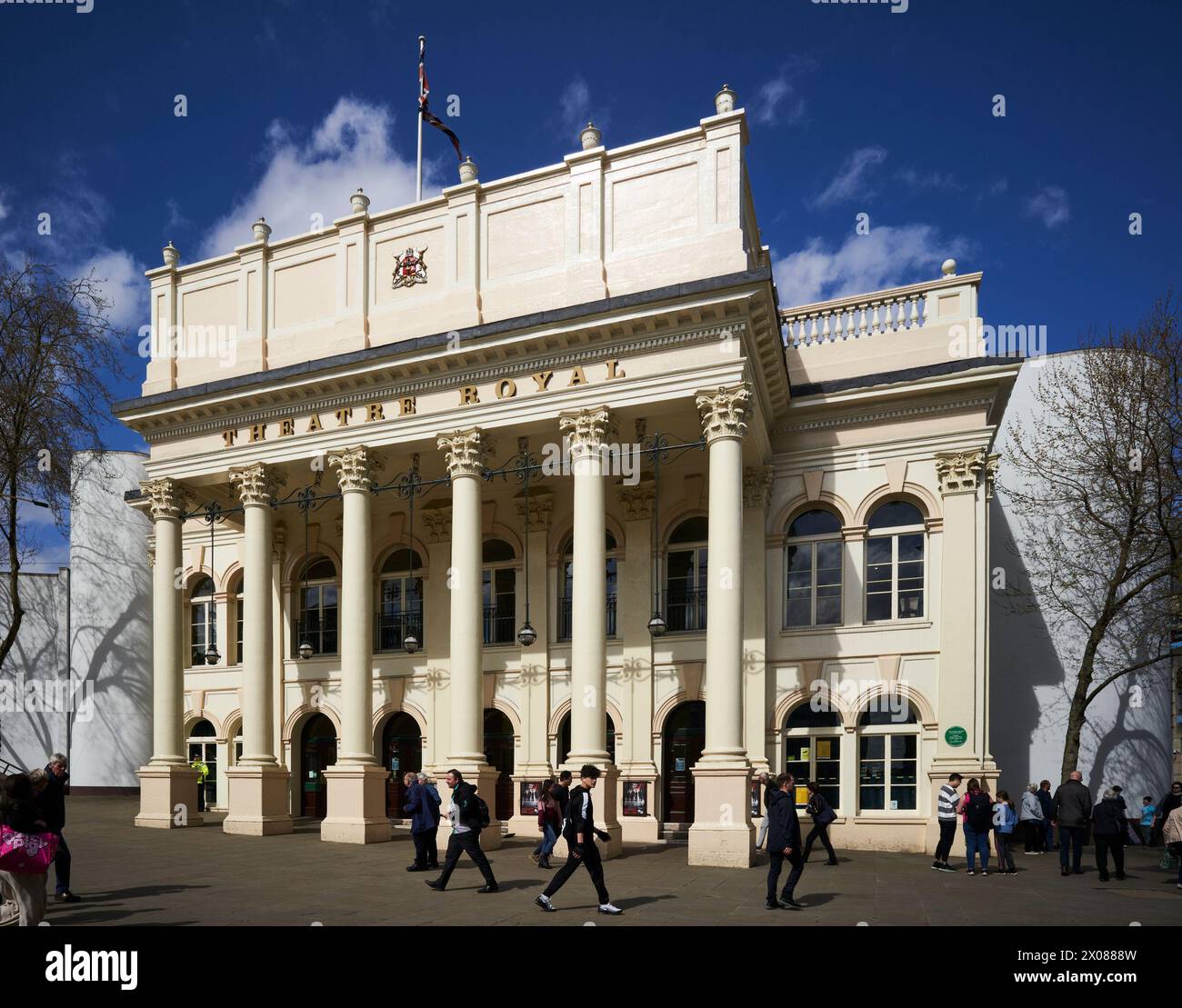 Theatre royal nottingham england hi-res stock photography and images ...