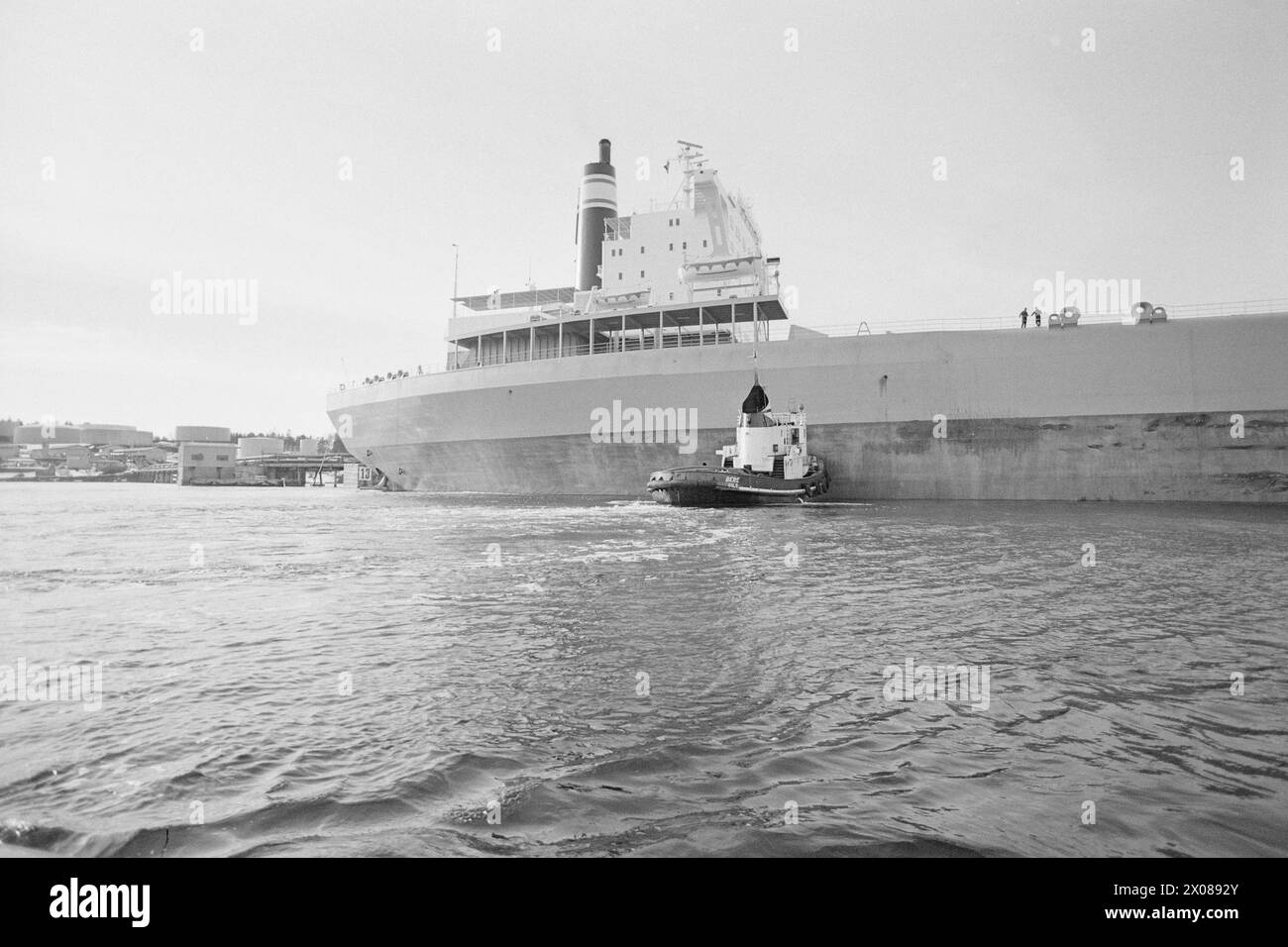 Current 9 - 9 - 1973: Damn Fabian so bigThe oil tanker T/T "Fabian" is ...