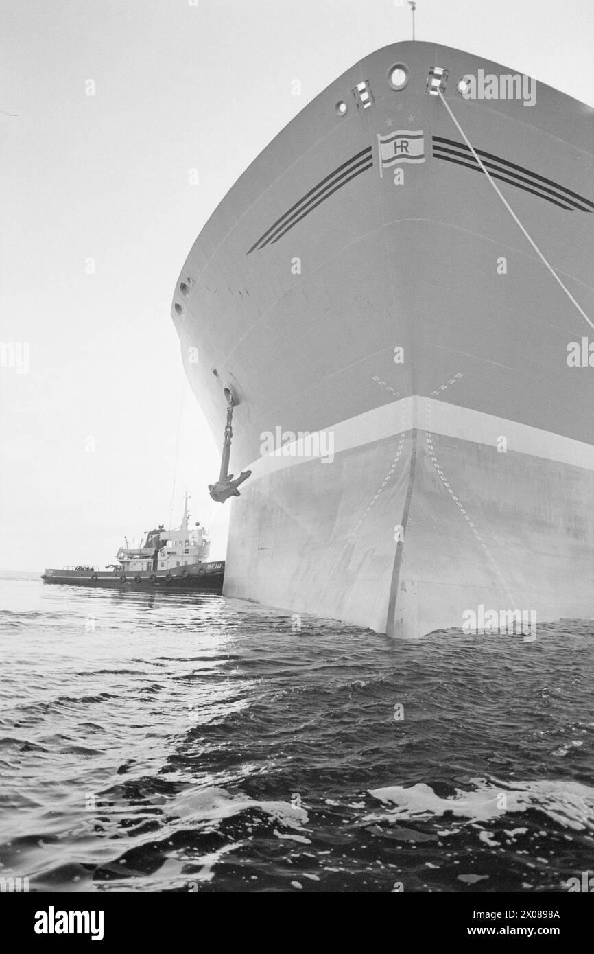 1973 oil tanker hi-res stock photography and images - Alamy