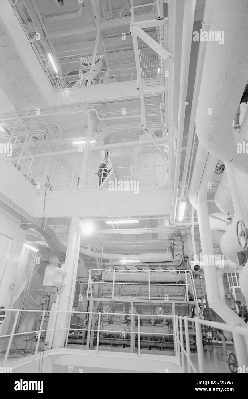 Current 9 - 9 - 1973: Damn Fabian so bigThe oil tanker T/T "Fabian" is ...