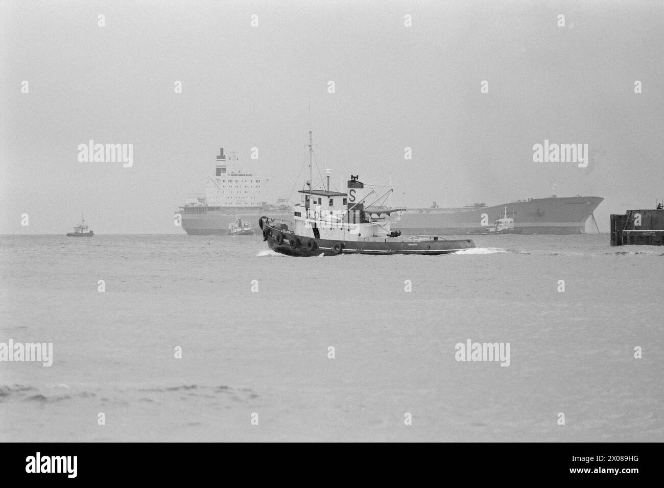 Current 9 - 9 - 1973: Damn Fabian so bigThe oil tanker T/T "Fabian" is ...