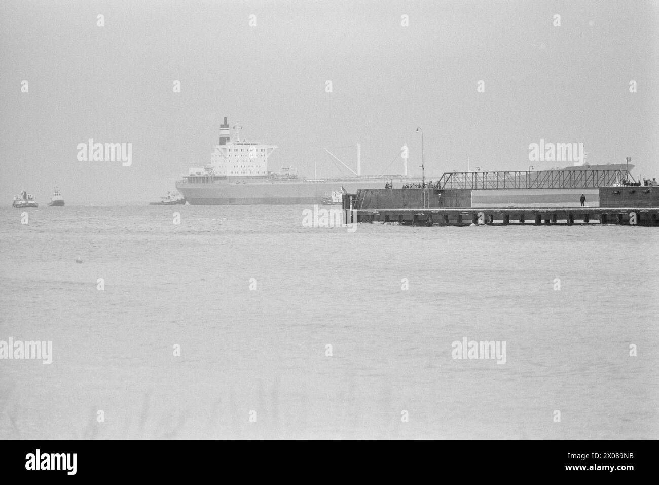 Current 9 - 9 - 1973: Damn Fabian so bigThe oil tanker T/T "Fabian" is ...