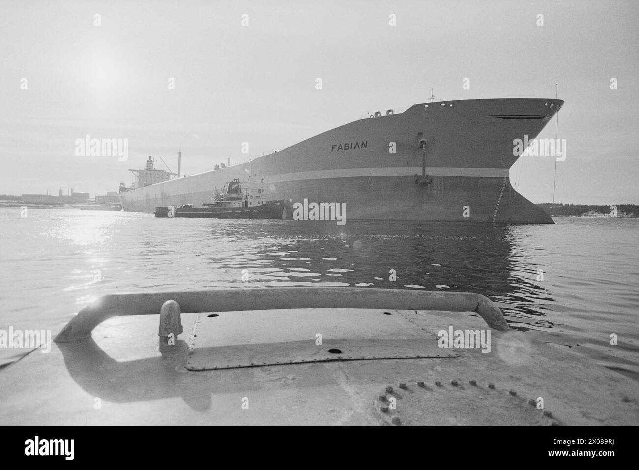 Current 9 - 9 - 1973: Damn Fabian so bigThe oil tanker T/T "Fabian" is ...
