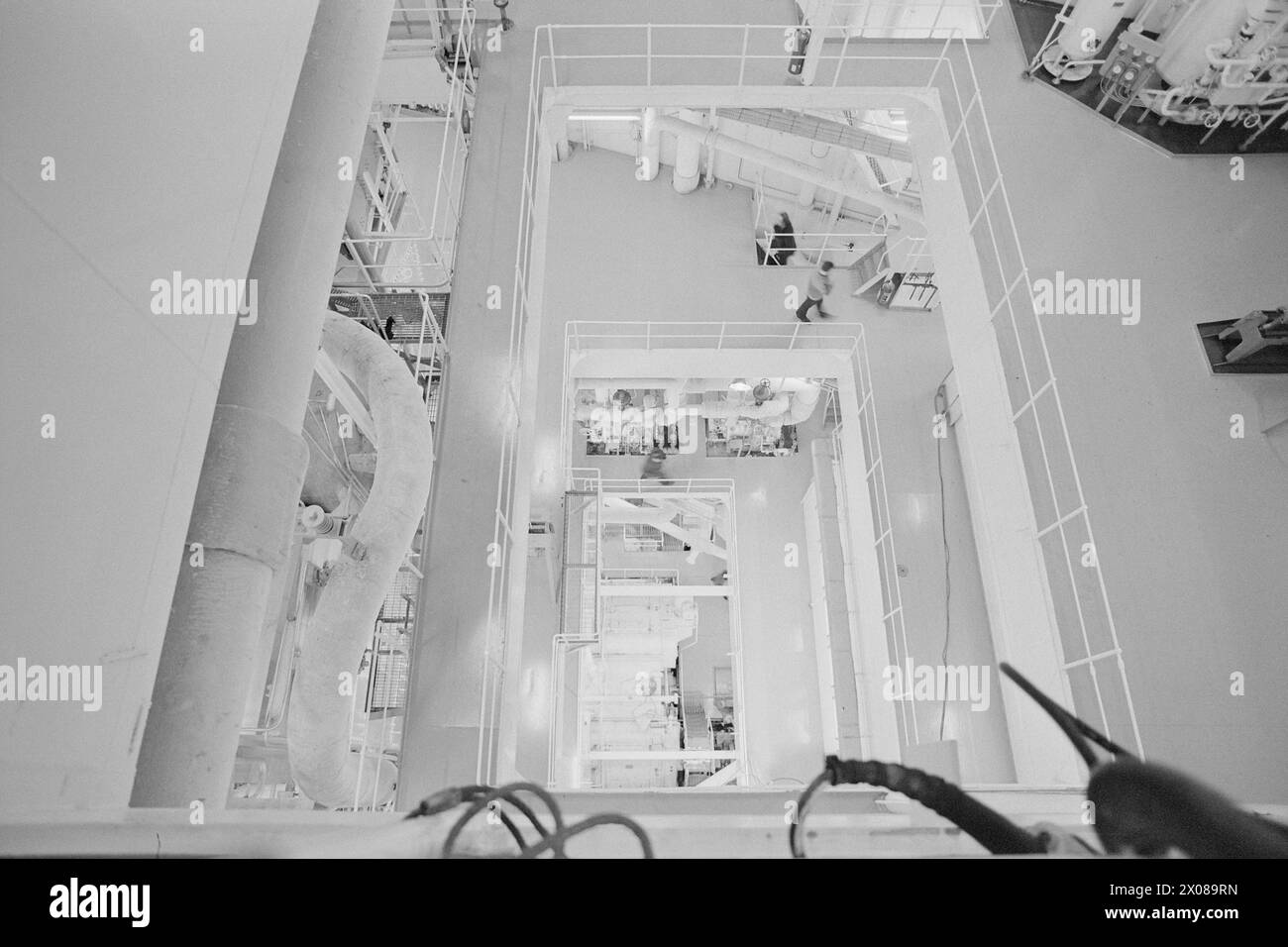 Current 9 - 9 - 1973: Damn Fabian so bigThe oil tanker T/T "Fabian" is ...