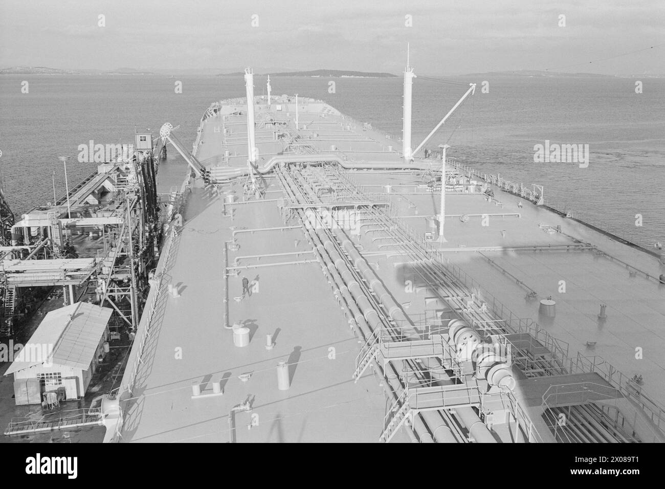 Current 9 - 9 - 1973: Damn Fabian so bigThe oil tanker T/T "Fabian" is ...