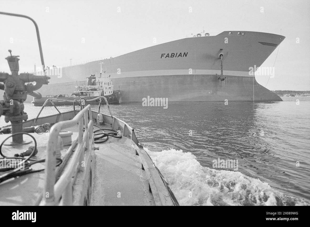 Current 9 - 9 - 1973: Damn Fabian so bigThe oil tanker T/T "Fabian" is ...