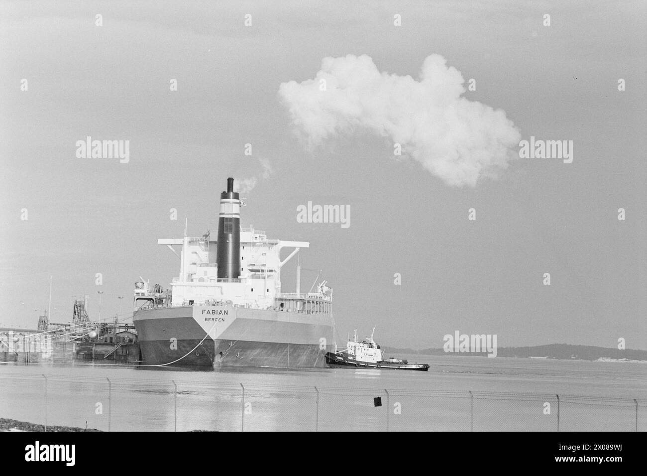 1973 oil tanker hi-res stock photography and images - Alamy