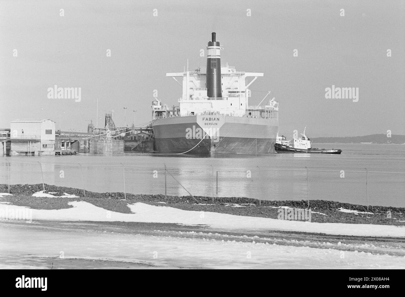 Current 9 - 9 - 1973: Damn Fabian so bigThe oil tanker T/T "Fabian" is ...