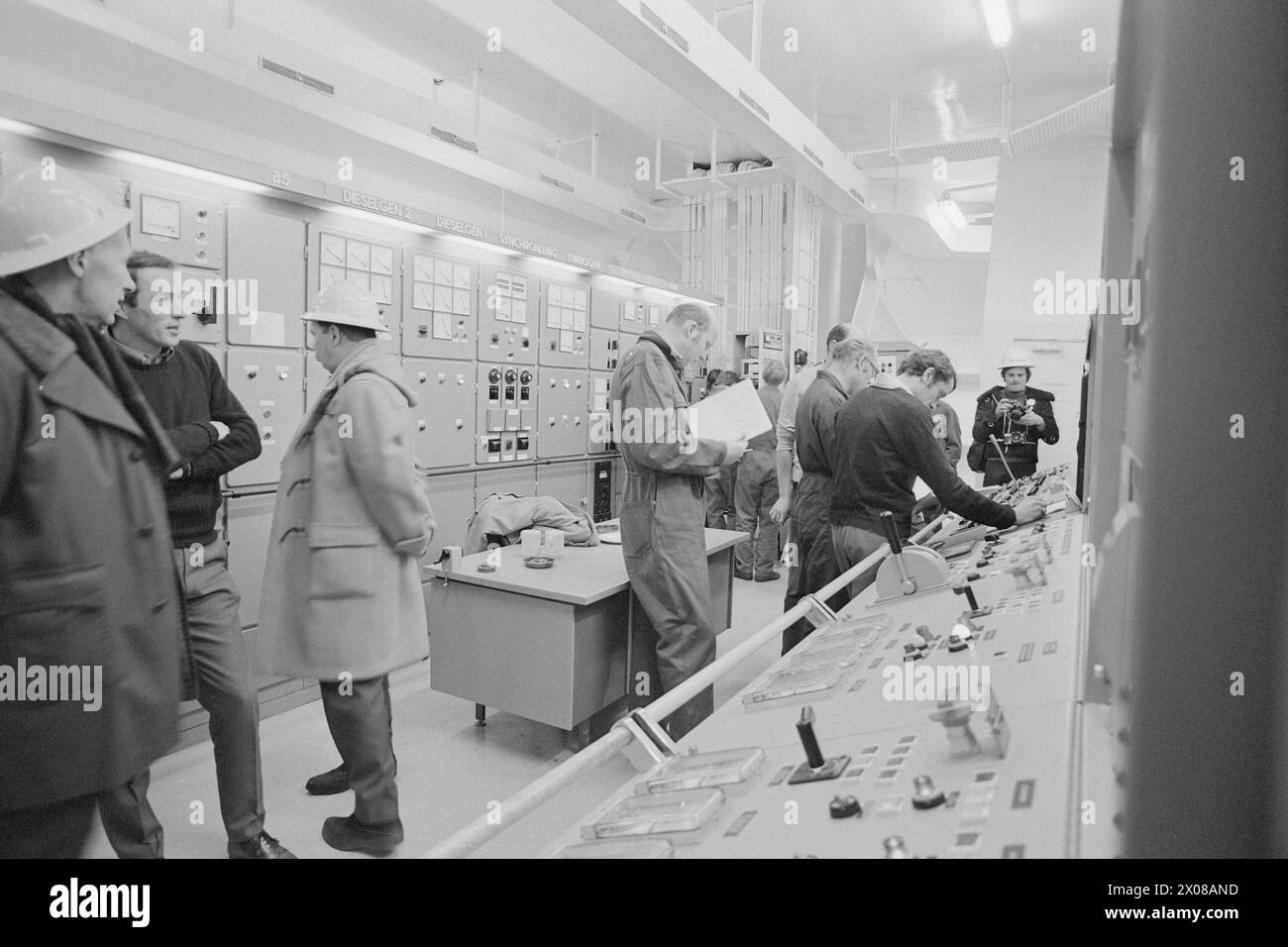 Current 9 - 9 - 1973: Damn Fabian so bigThe oil tanker T/T "Fabian" is ...