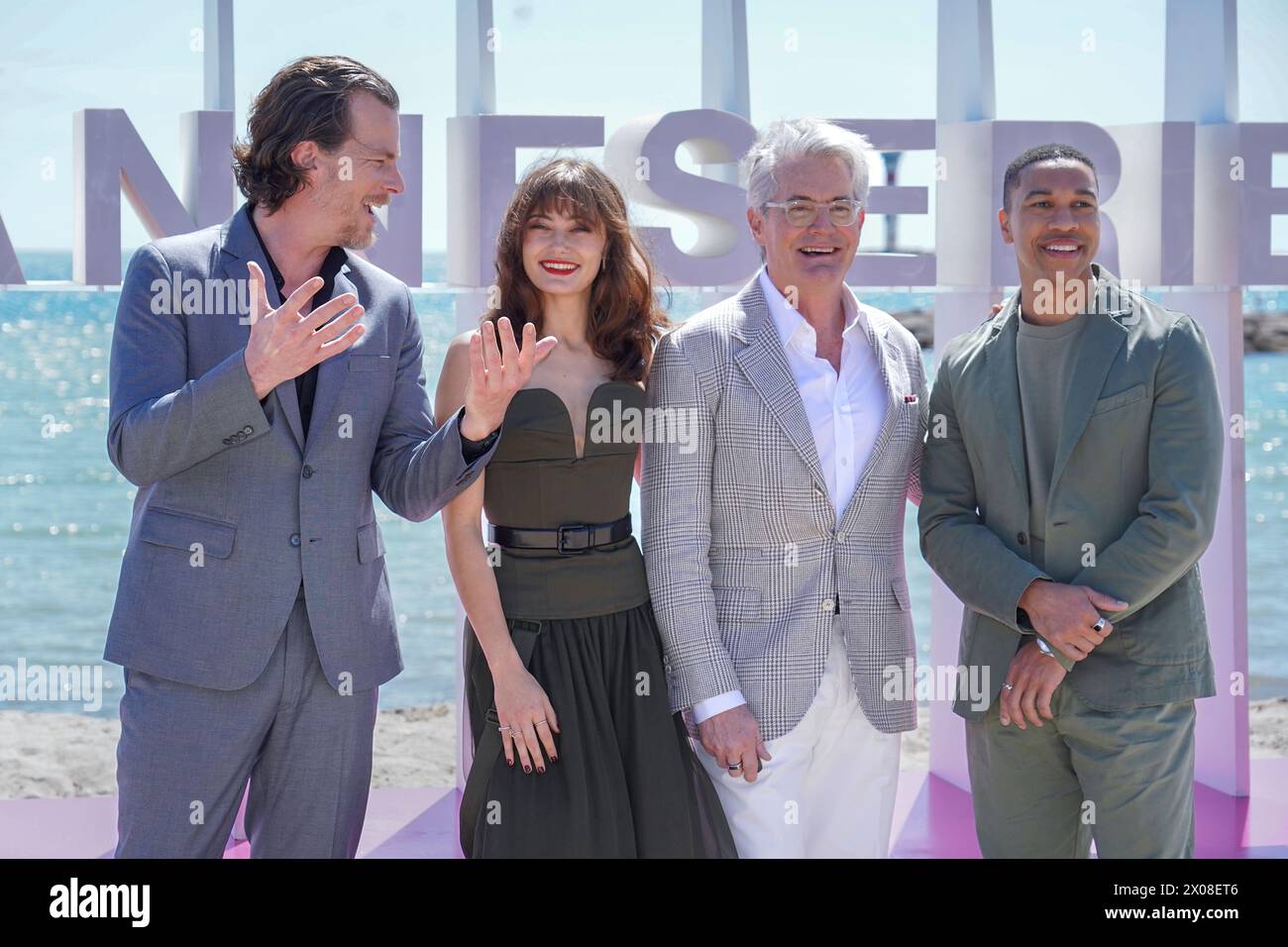 Jonathan Nolan, Ella Purnell, Kyle MacLachlan, Aaron Moten attend the ...