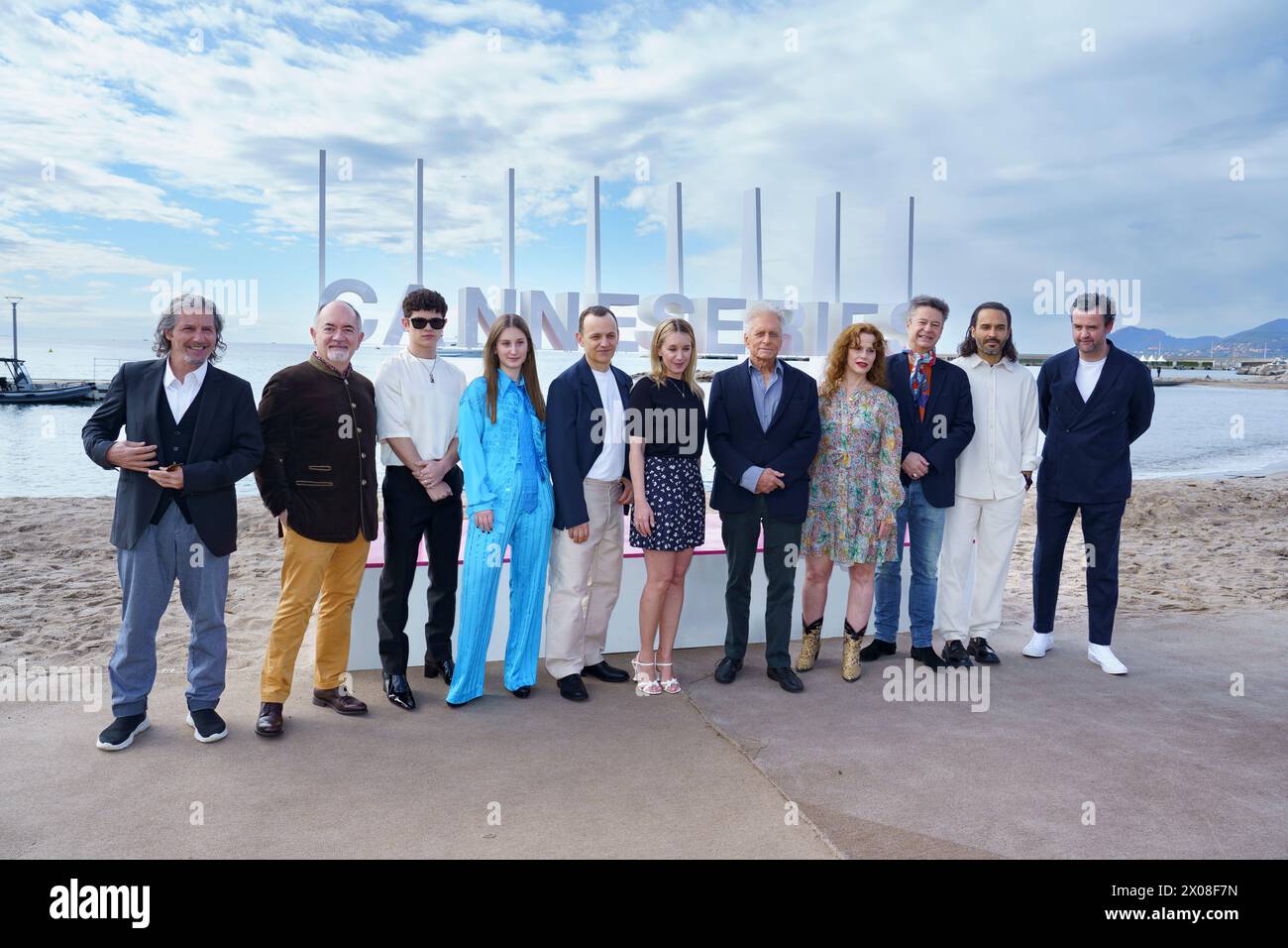 Marc Duret, Noah Jupe, Lily Dupont, Xavier Brossard, Ludivine Sagnier ...
