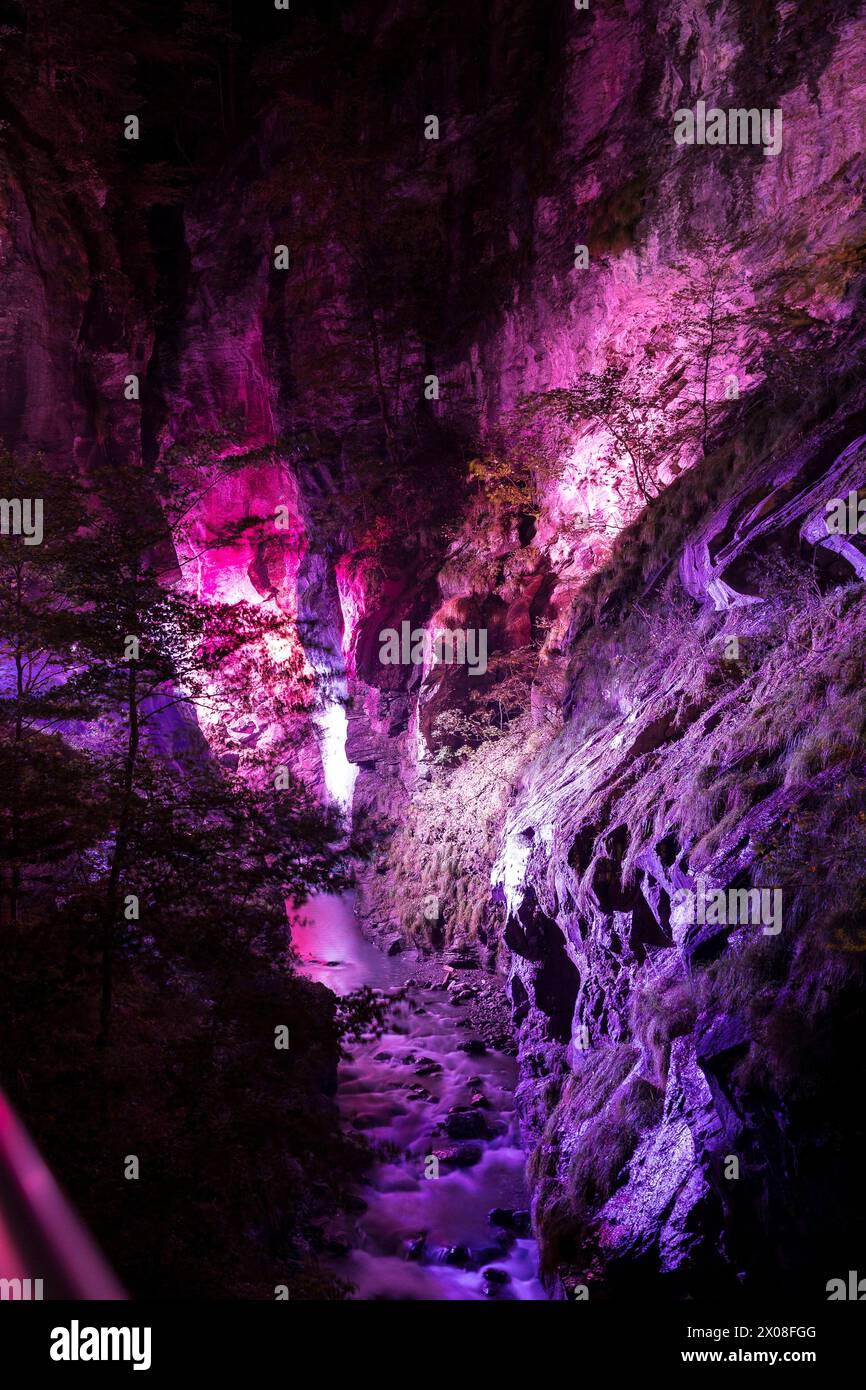 die bei Nacht farblich beleuchtete Taminaschlucht und die Tamina, Altes ...