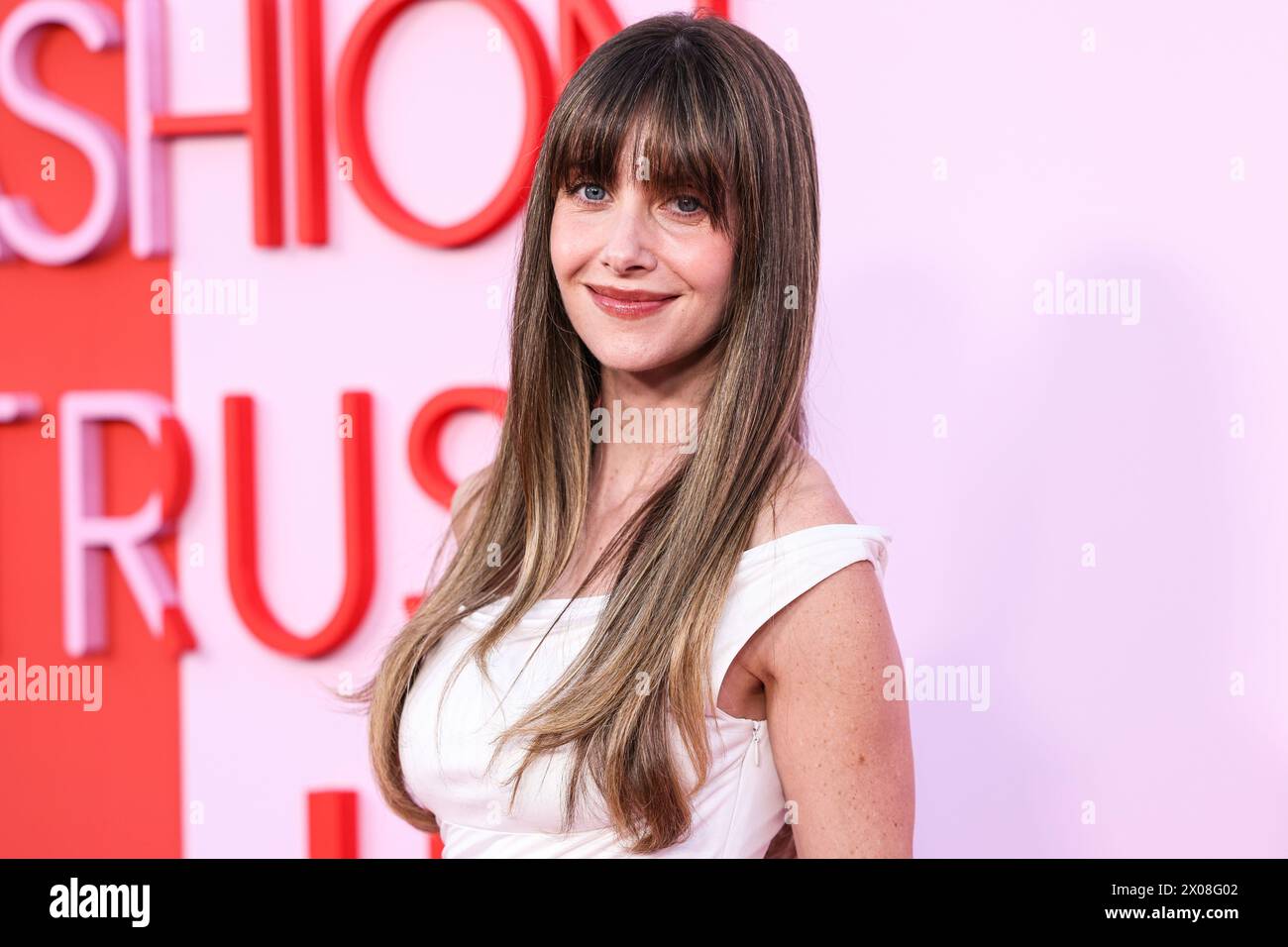 BEVERLY HILLS, LOS ANGELES, CALIFORNIA, USA - APRIL 09: Alison Brie ...