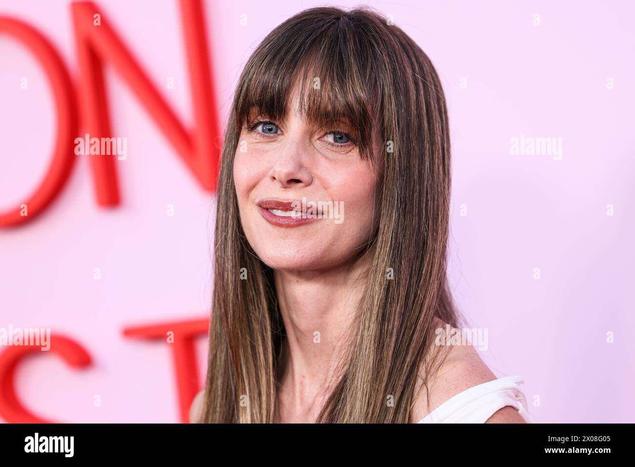 BEVERLY HILLS, LOS ANGELES, CALIFORNIA, USA - APRIL 09: Alison Brie ...