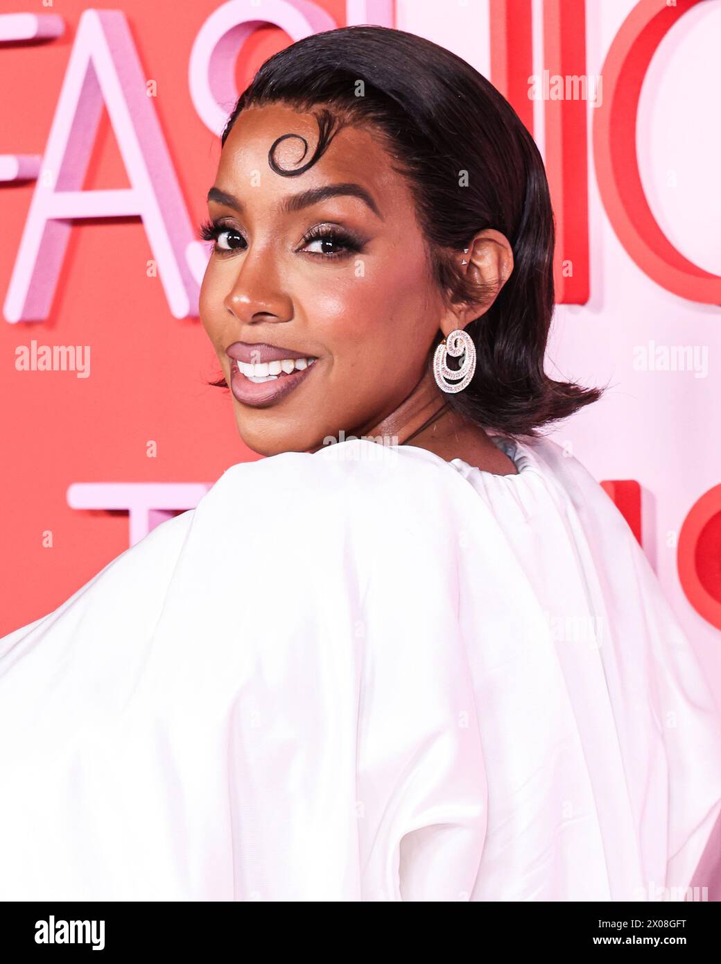 BEVERLY HILLS, LOS ANGELES, CALIFORNIA, USA - APRIL 09: Kelly Rowland ...