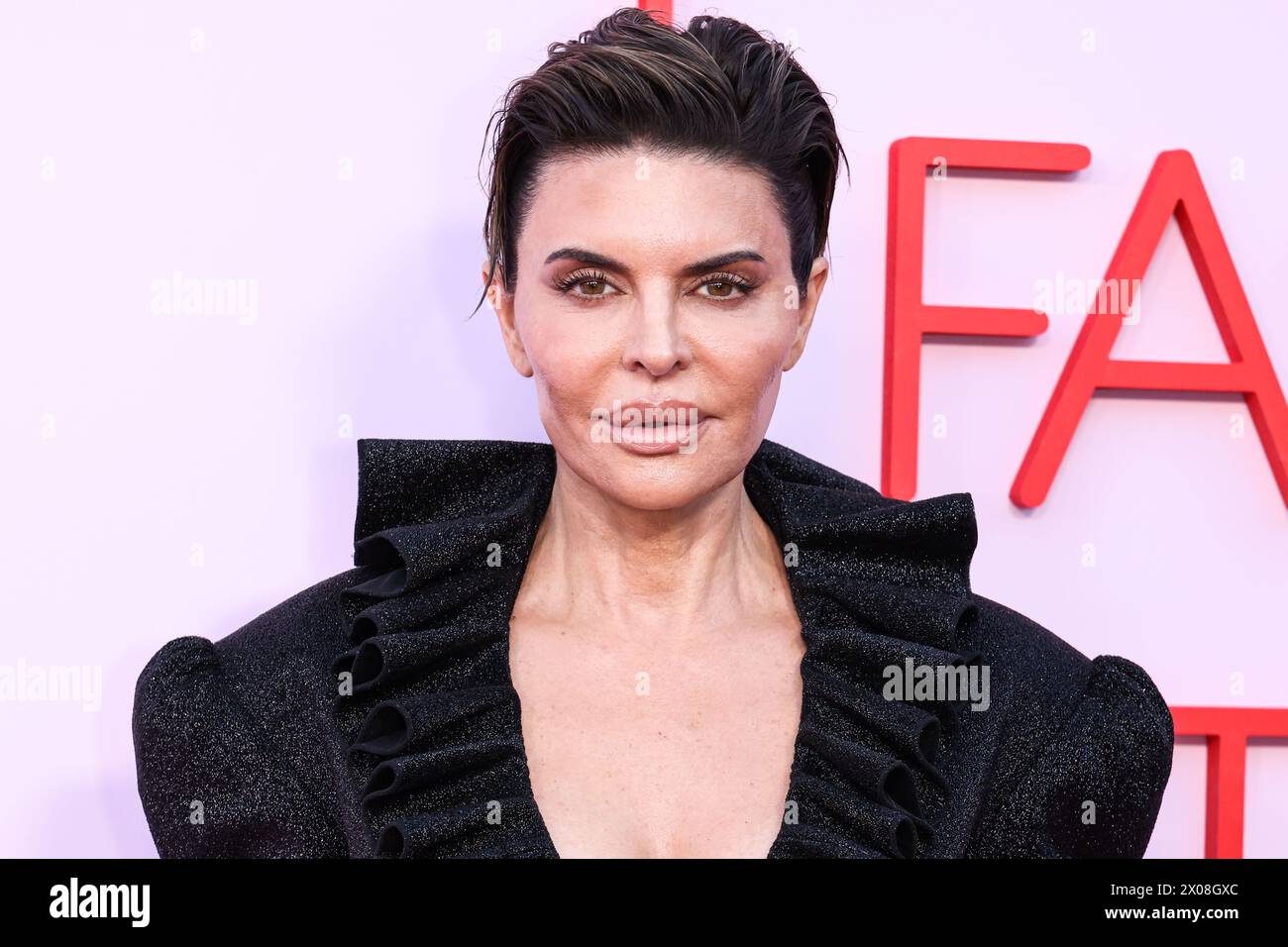 BEVERLY HILLS, LOS ANGELES, CALIFORNIA, USA - APRIL 09: Lisa Rinna ...