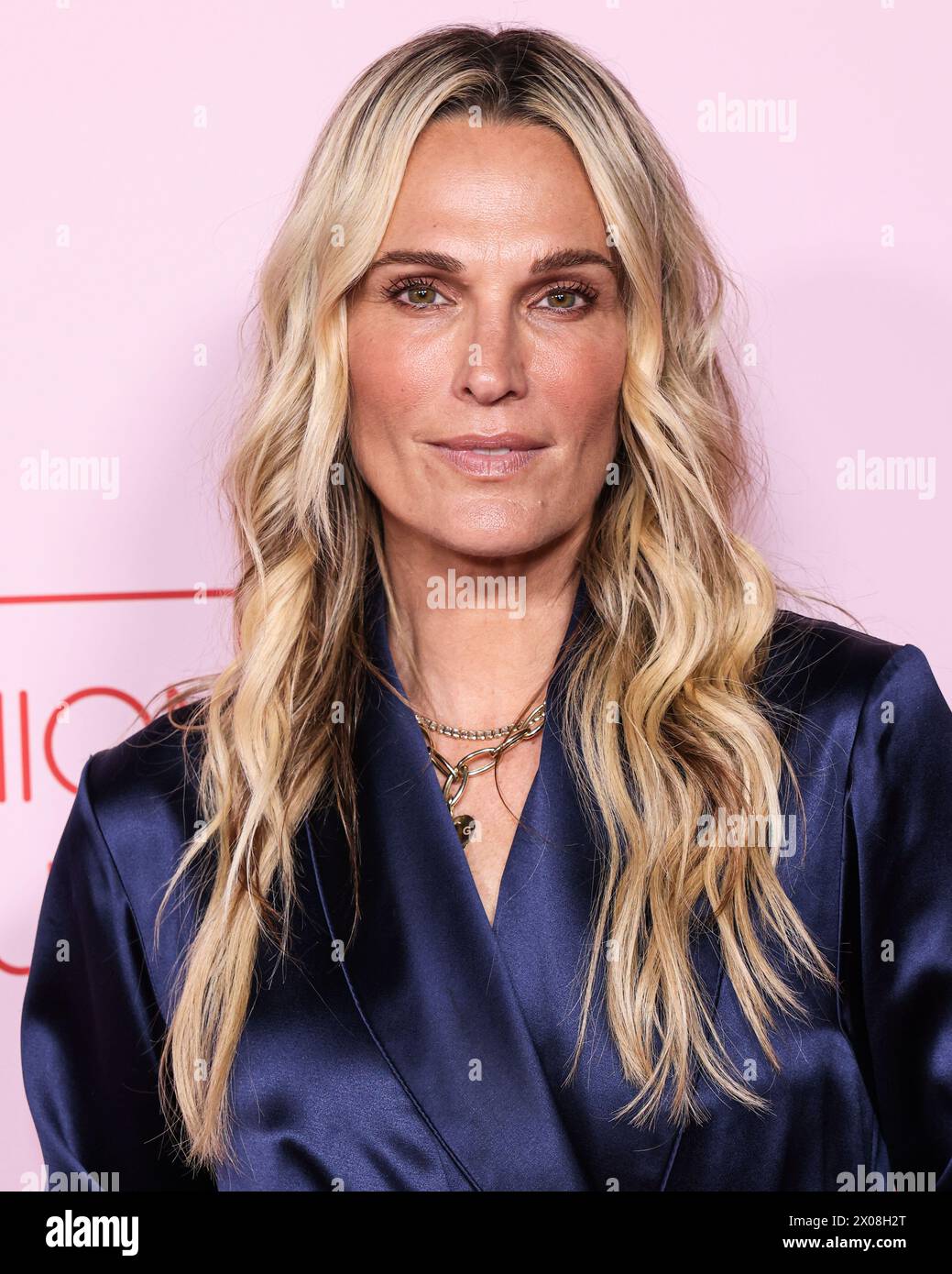 BEVERLY HILLS, LOS ANGELES, CALIFORNIA, USA - APRIL 09: Molly Sims ...