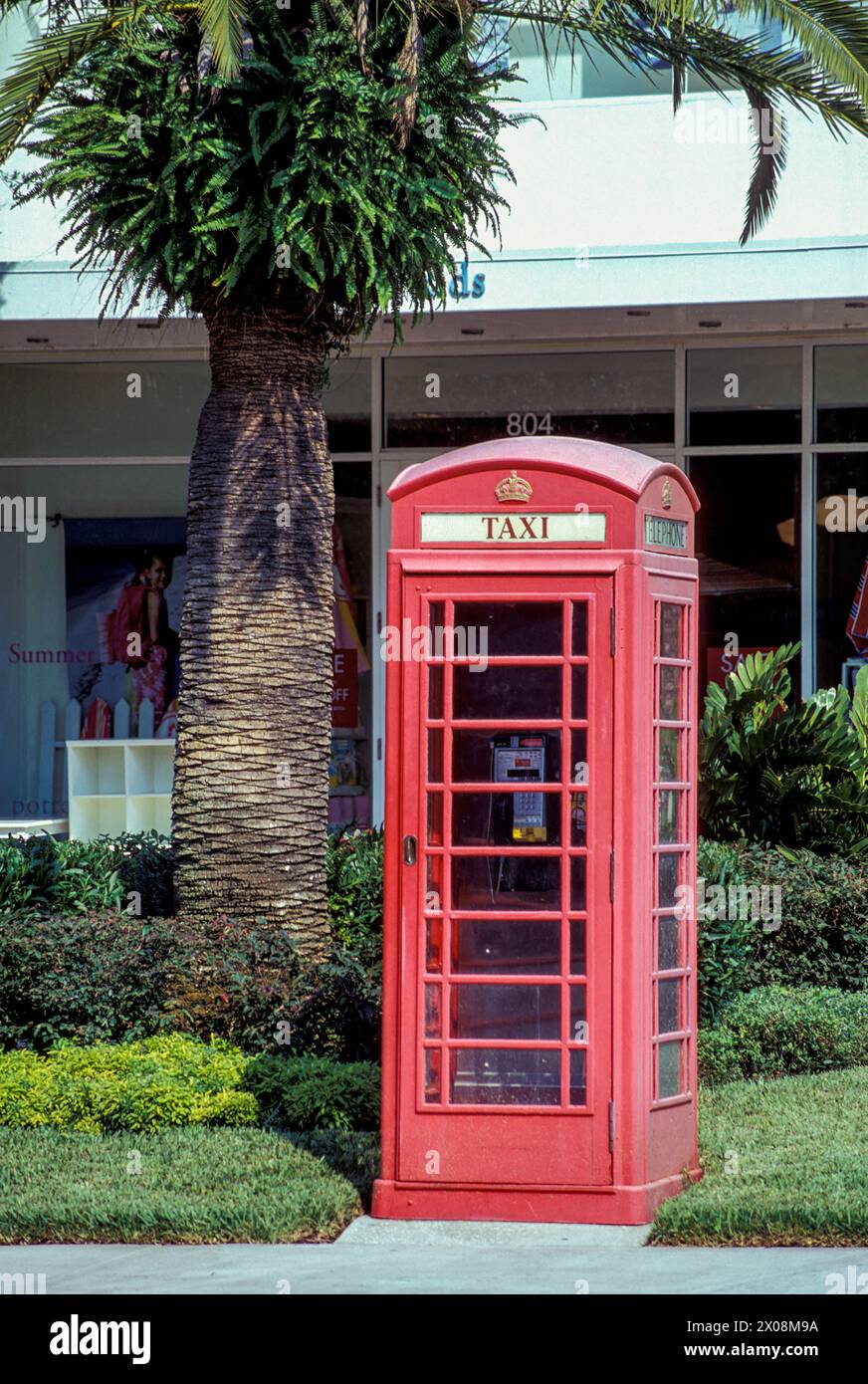 Old red phone box Stock Photo - Alamy