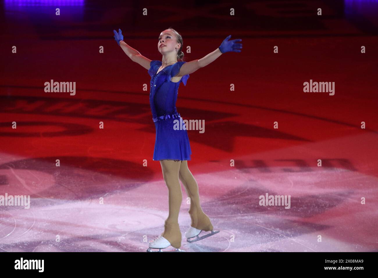Alisa Dvoeglazova, athlete performs in the first part of the figure ...