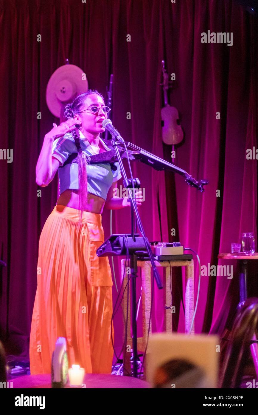 Oaxaca, Mexico - La Lulu performs at Humito, a restaurant and nightclub ...