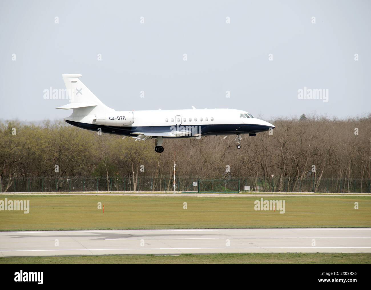 Avion travel 2000 hi-res stock photography and images - Alamy